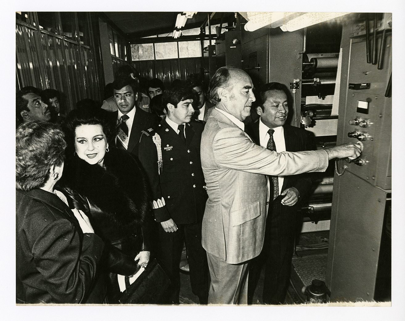 José López Portillo, presidente de México, Margarita Michelena y ...